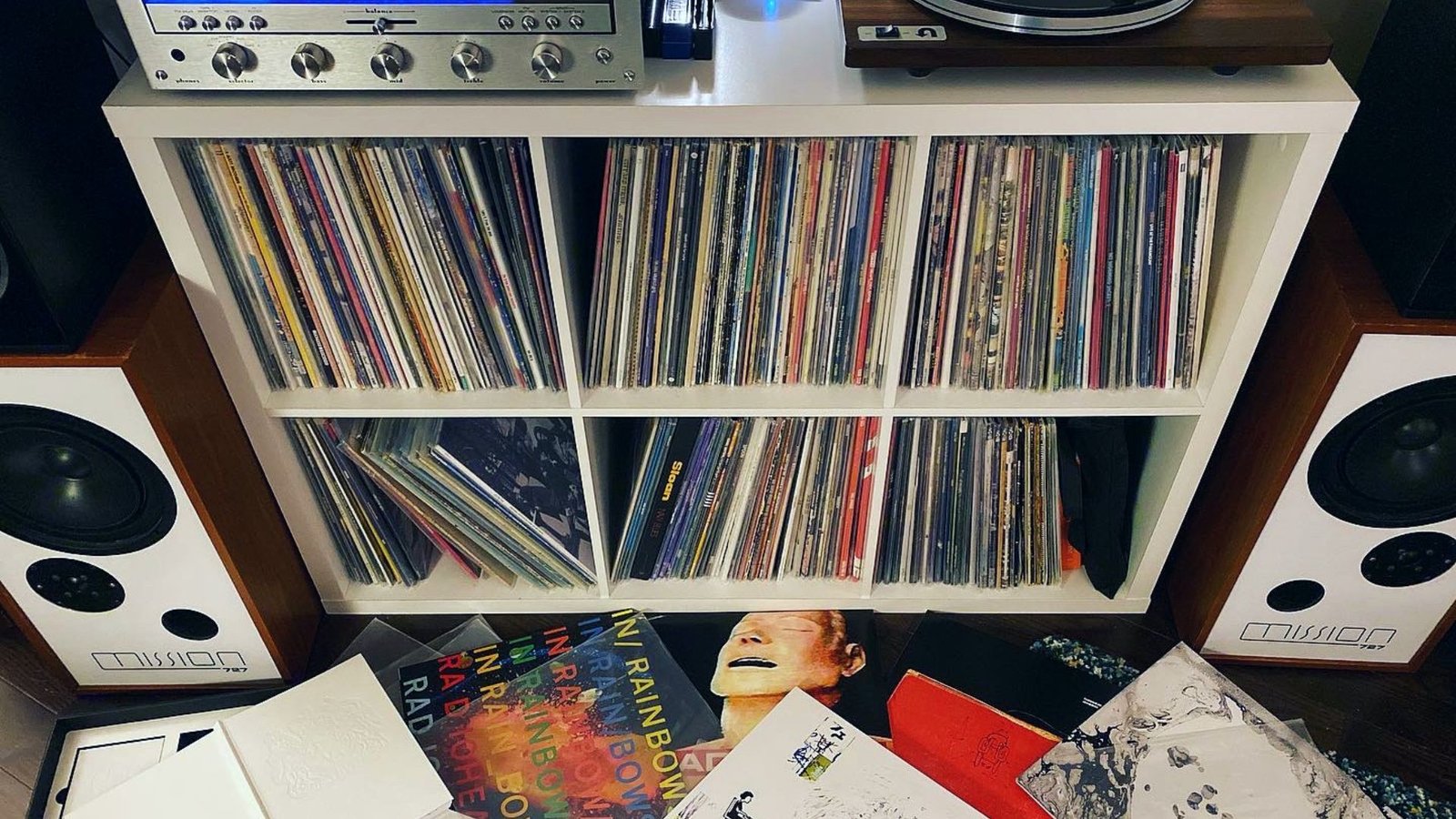 How to Build the Ultimate Vinyl Collection